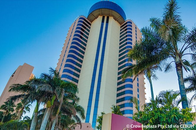 Crowne Plaza - The Skyscraper Center